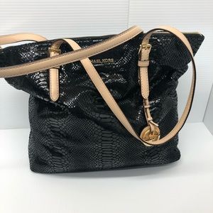 MICHAEL Michael Kors | Bags | Michael Kors Black Snake Skin Pattern ...